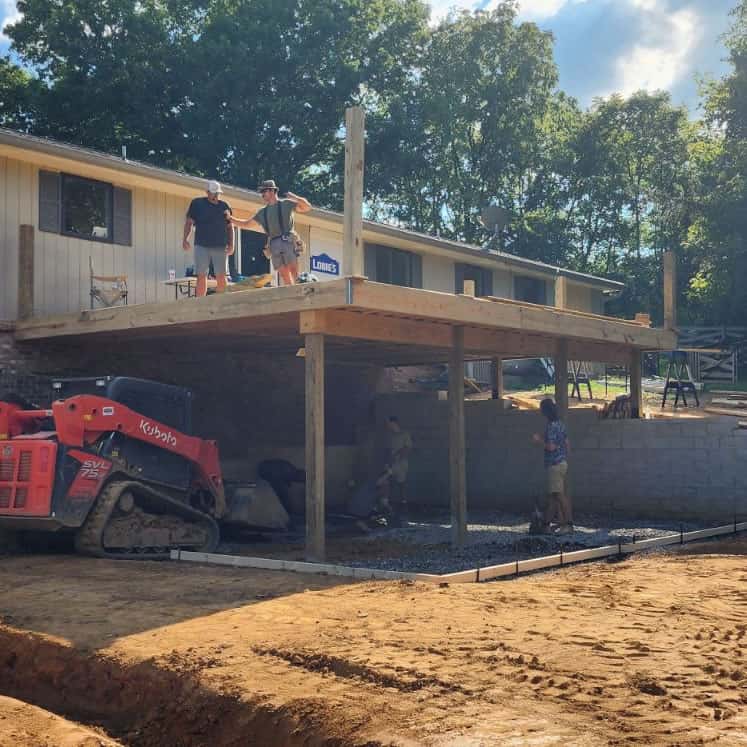 Deck Installation: Custom Designed Deck Services in Nashville